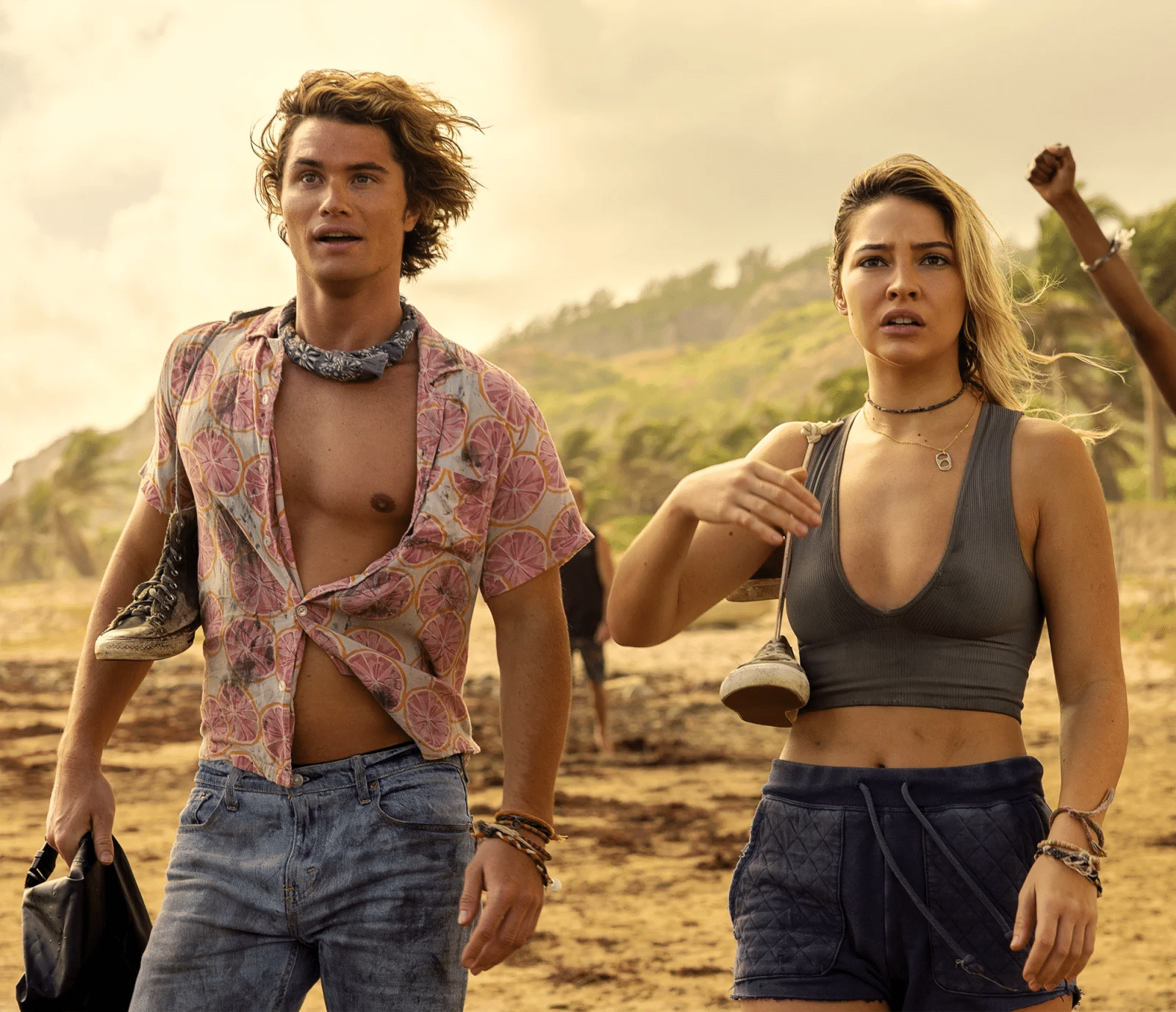 Qual a altura de Madelyn Cline? Medida revelada