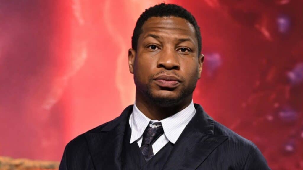 Jonathan Majors é visto pela primeira vez após prisão