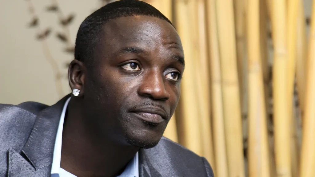 Onde está Akon hoje? Rapper ainda canta?