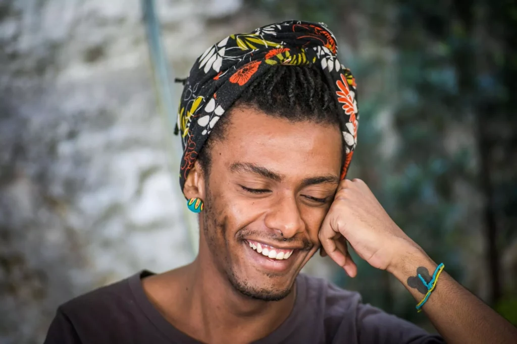 Cantora Liniker traz frescor para o soul e black music: conheça seu ...