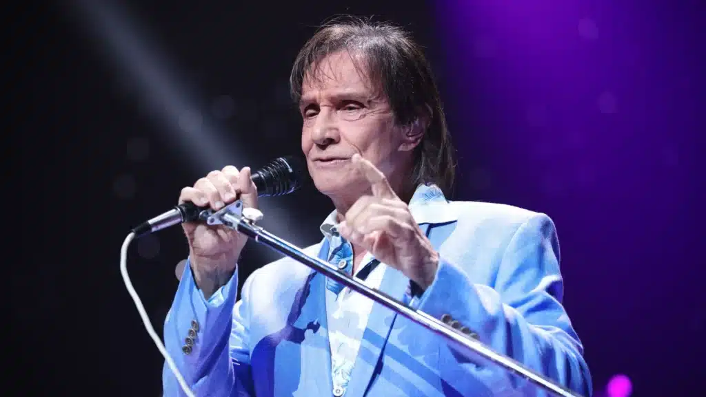 Saiba se Roberto Carlos vai fazer especial na Globo em 2024